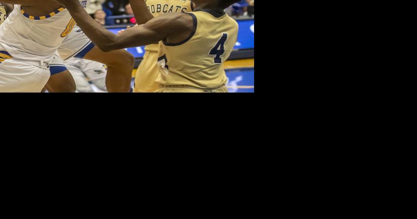 Ronne Readus' comfort level growing in year two at CSUB | College ...