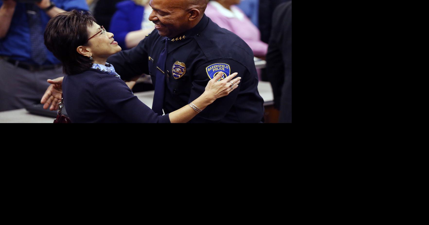 Lyle Martin sworn in as new BPD chief | News | bakersfield.com