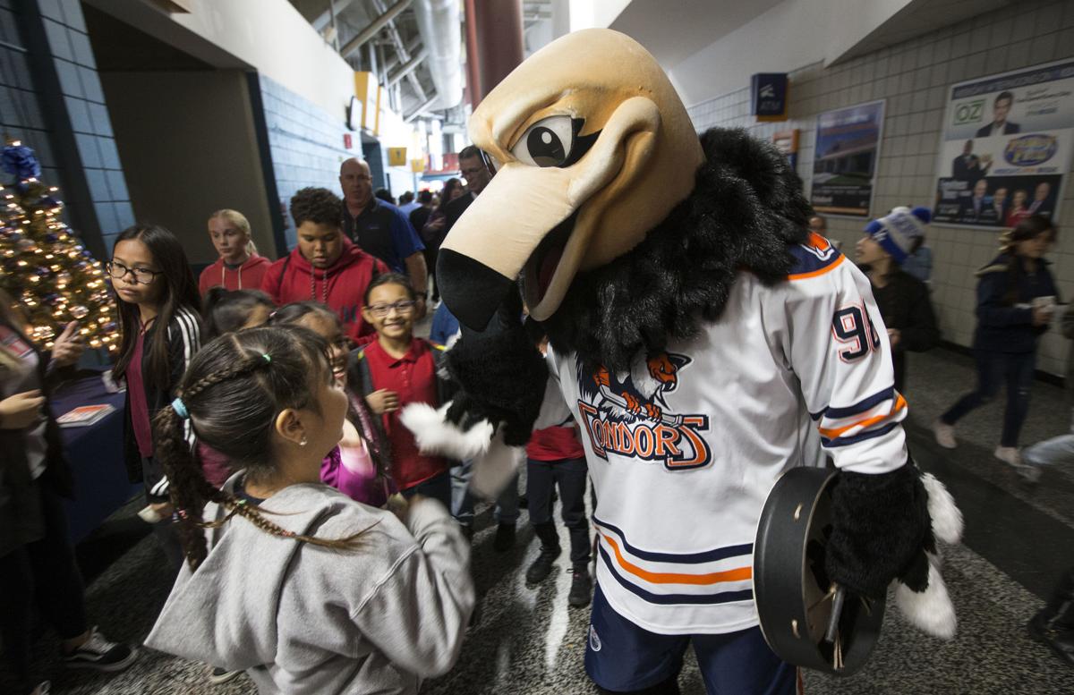 PHOTO GALLERY: Condors played their annual field trip day game ...