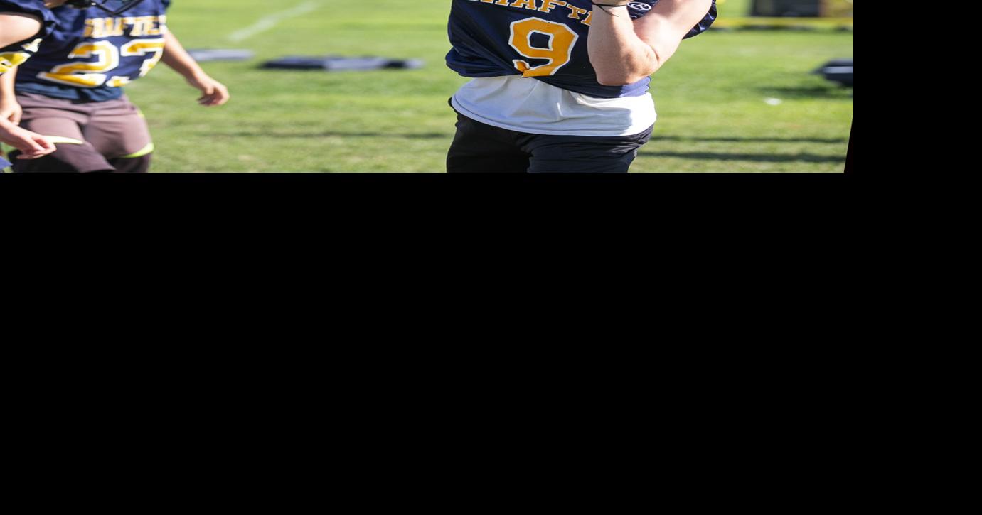 Shafter junior Dozhier throws seven touchdown passes to highlight high ...