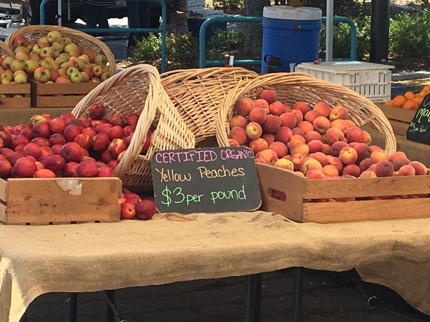 Sunday a fun day at farmers market | News | bakersfield.com