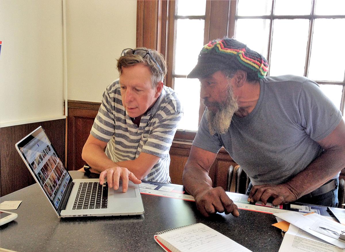 Former Pro Football Player Kenny Graham Living Under A Fig Tree | Photo ...