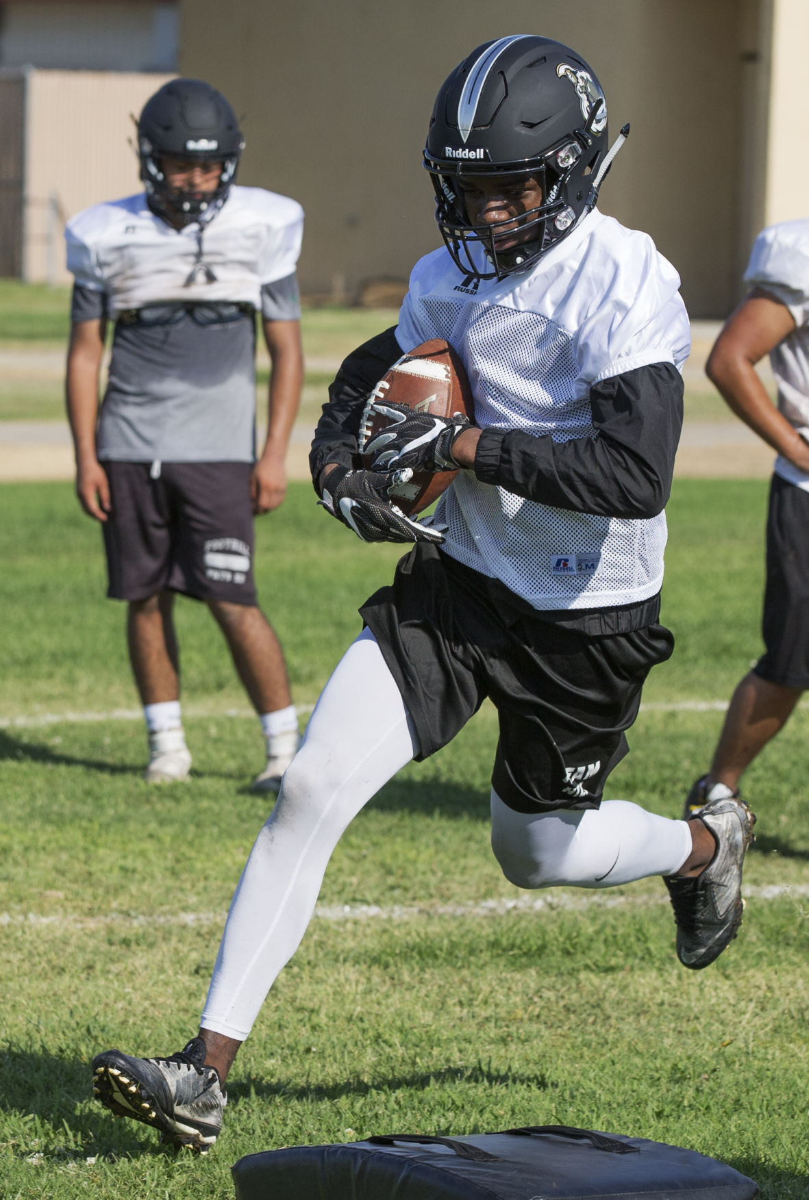PHOTO GALLERY: Foothill High School football | Photo Galleries ...