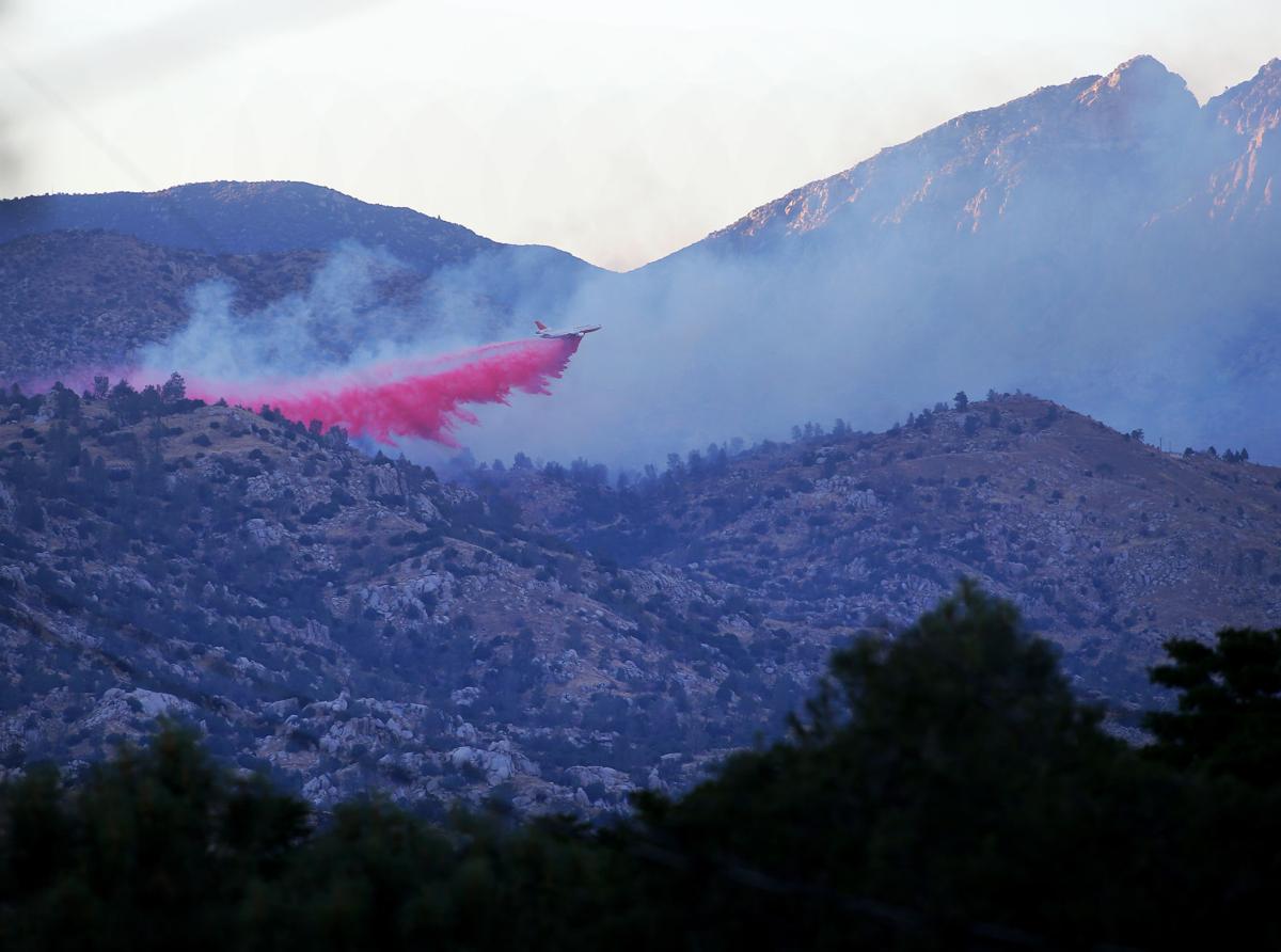 DC10 Drops Fire Retardant on Dutch Fire With Ground Crews Below | Photo ...