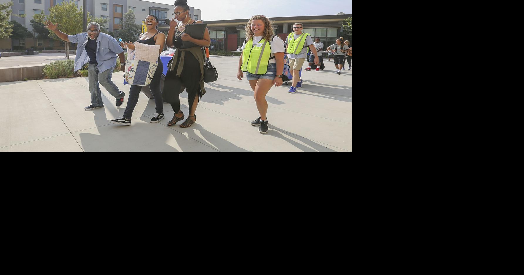 New CSUB students move into dorm rooms | News | bakersfield.com