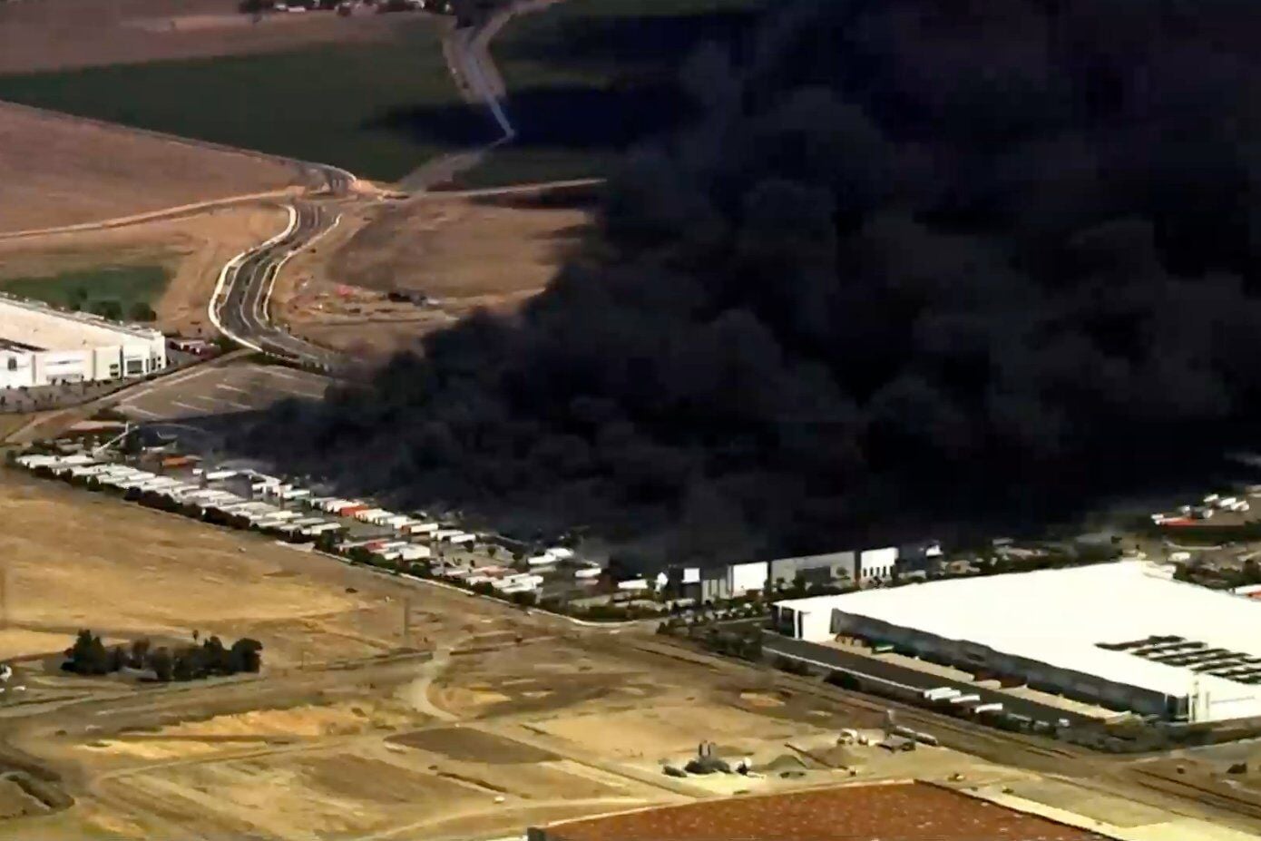 California Warehouse Fire | Tbc Blox Images | bakersfield.com