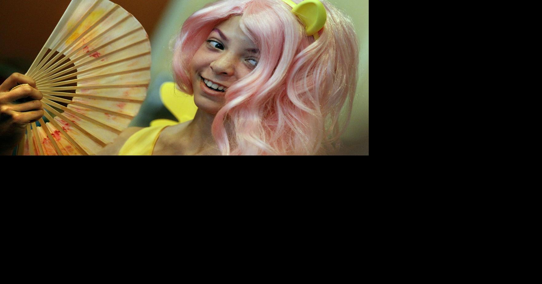 PHOTO GALLERY: Fans flock to Bak-Anime | Archives | bakersfield.com