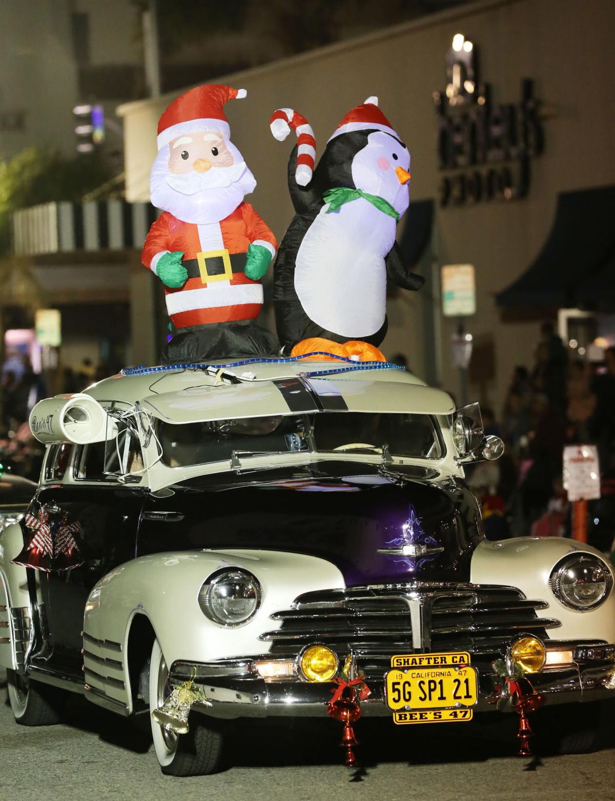 PHOTO GALLERY: Annual Christmas Parade makes way through downtown ...