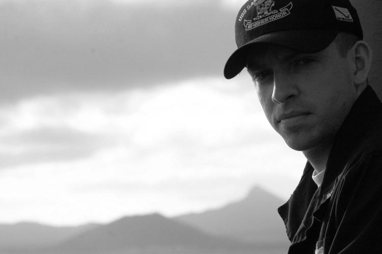 Hometown Hero: Petty Officer First Class Michael Gaines, U.S. Navy ...