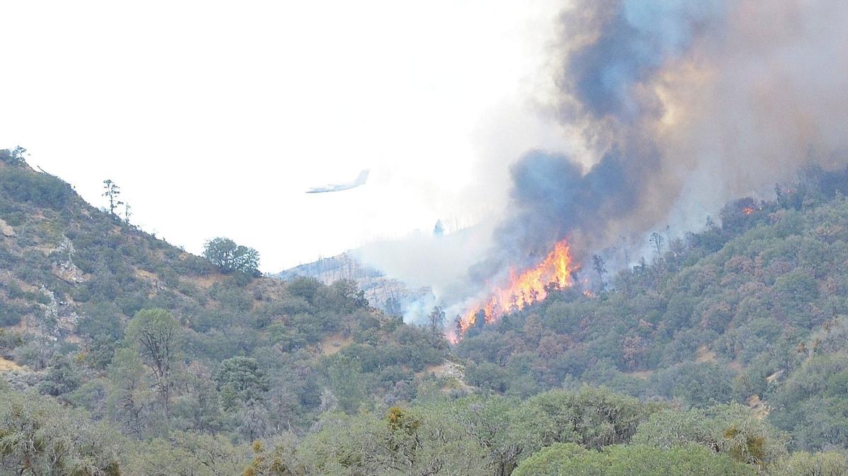 Lightning strikes spark mountain fire south of Tehachapi | Breaking ...