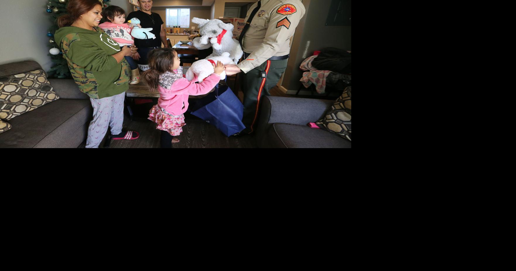 PHOTO GALLERY: Family to Family Giveaway | Multimedia | bakersfield.com