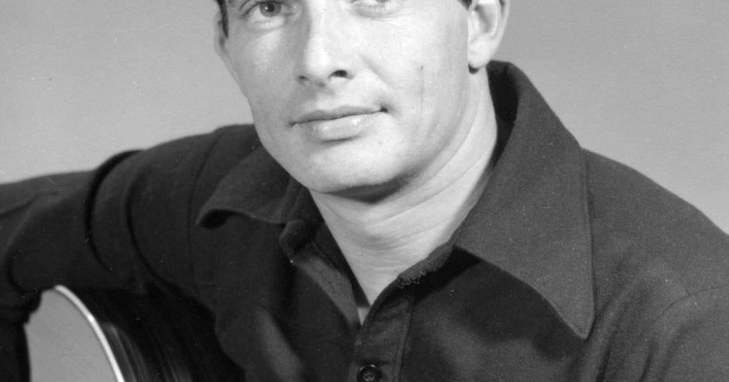 Haggard, poet of common man, dies on his birthday | Archives ...