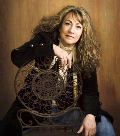 Faith, patriotism take center stage at Linda Lanier concert ...