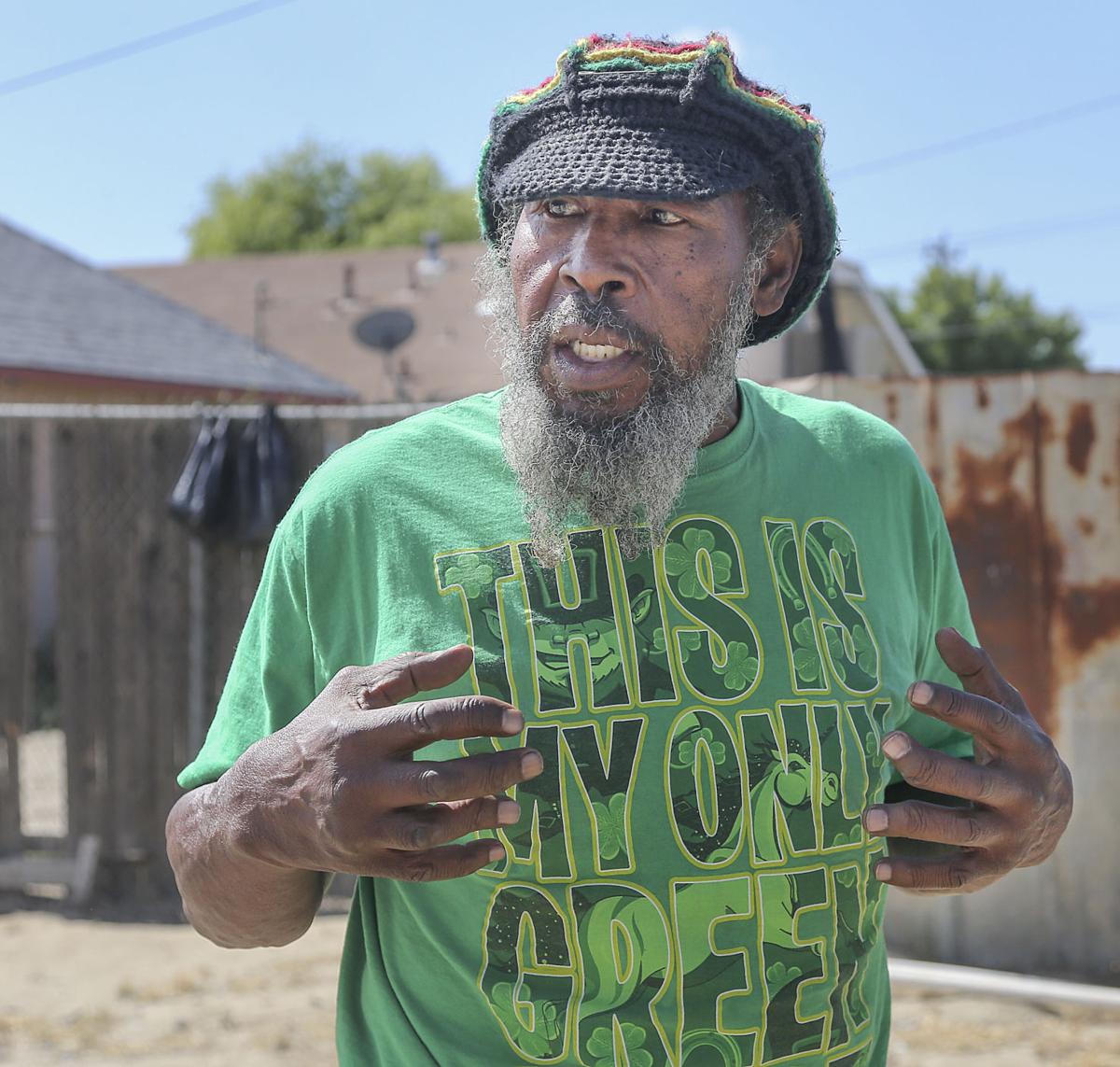 Former Pro Football Player Kenny Graham Living Under A Fig Tree | Photo ...