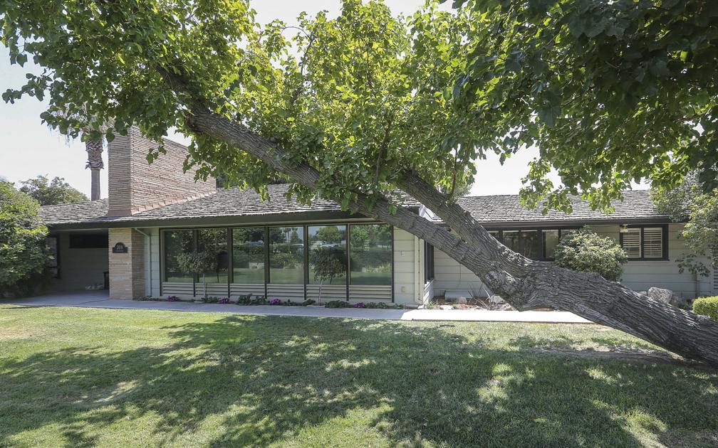 'Merle who?' Haggard's old house has an offer; Buck's is still for sale ...