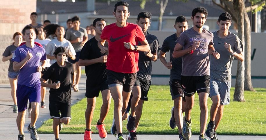 PHOTO GALLERY: Ridgeview boys cross country takes the practice course ...