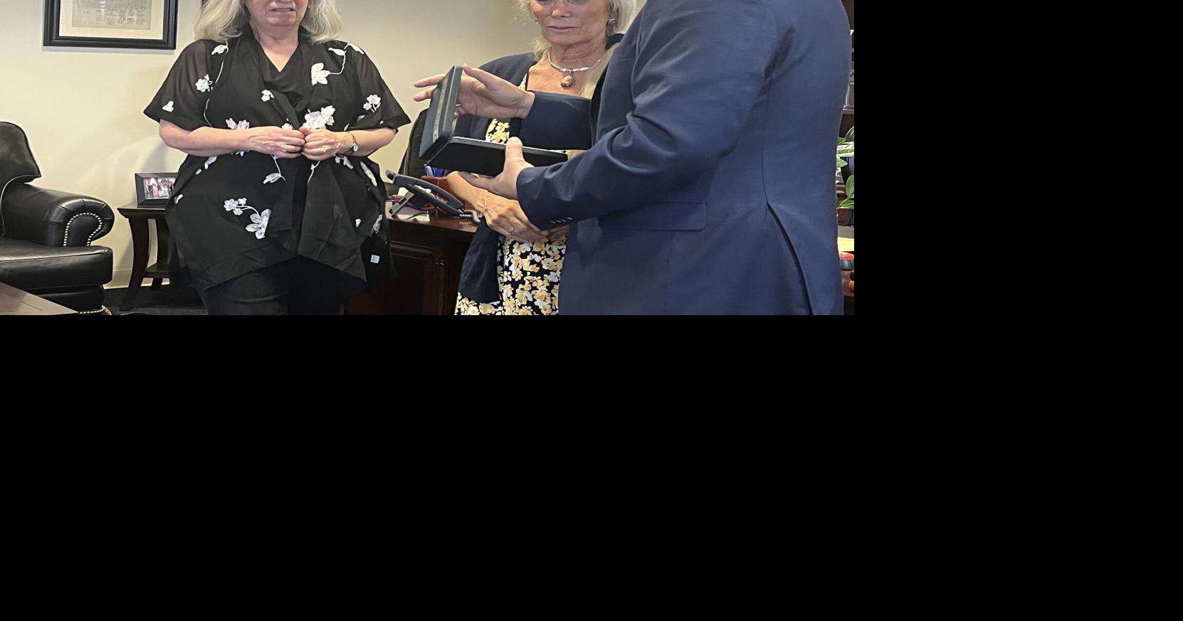 Local family receives Purple Heart in honor of late family patriarch ...