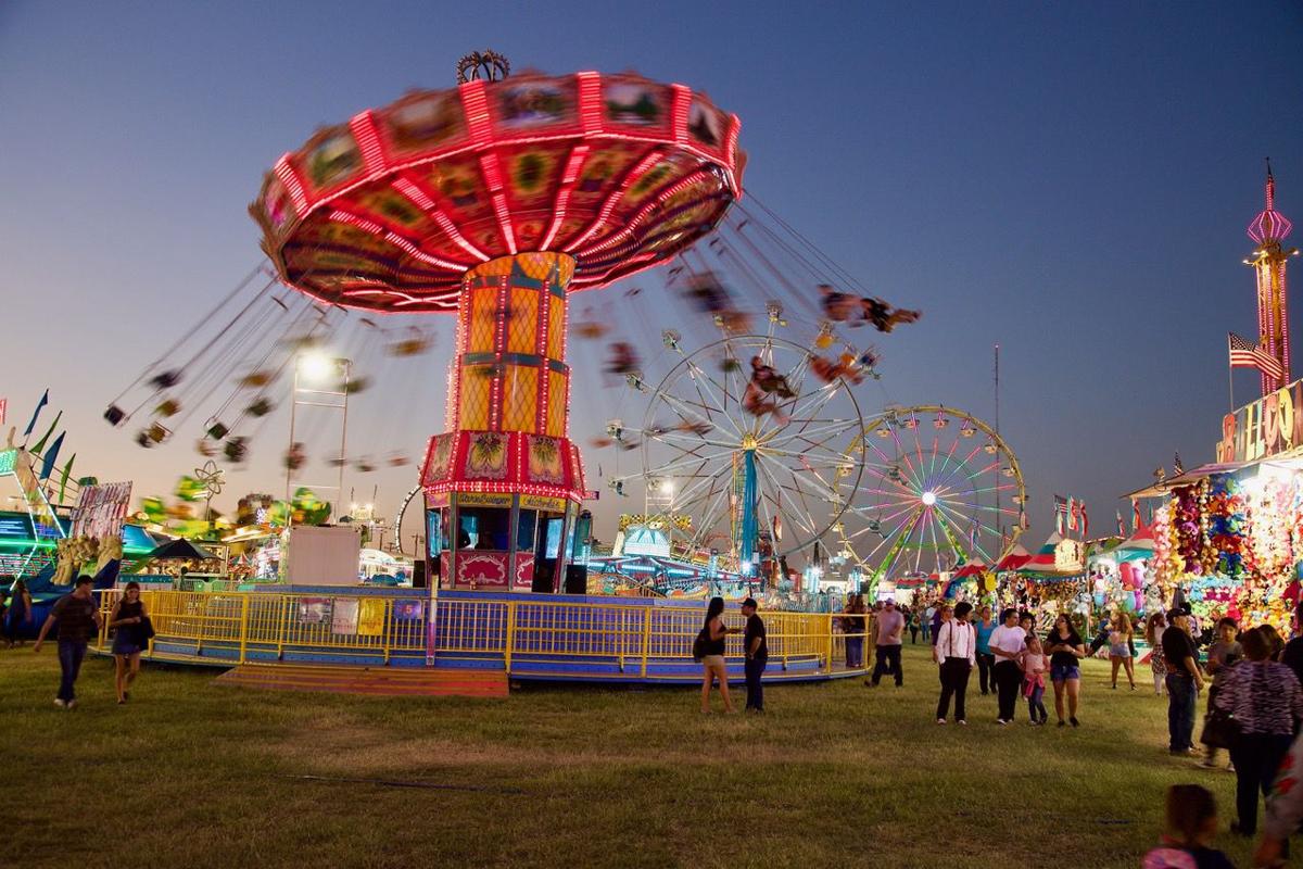 THINGS YOU NEED TO KNOW: Bacon, French bread and dill pickle, The ...