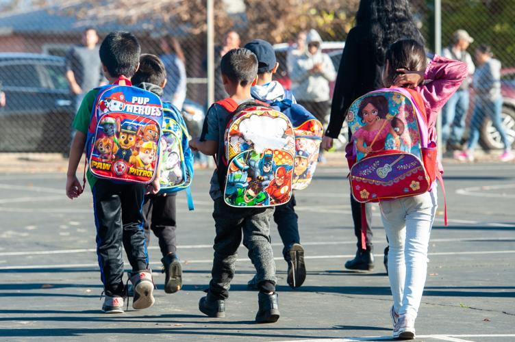 PHOTO GALLERY: School’s back in session | | bakersfield.com