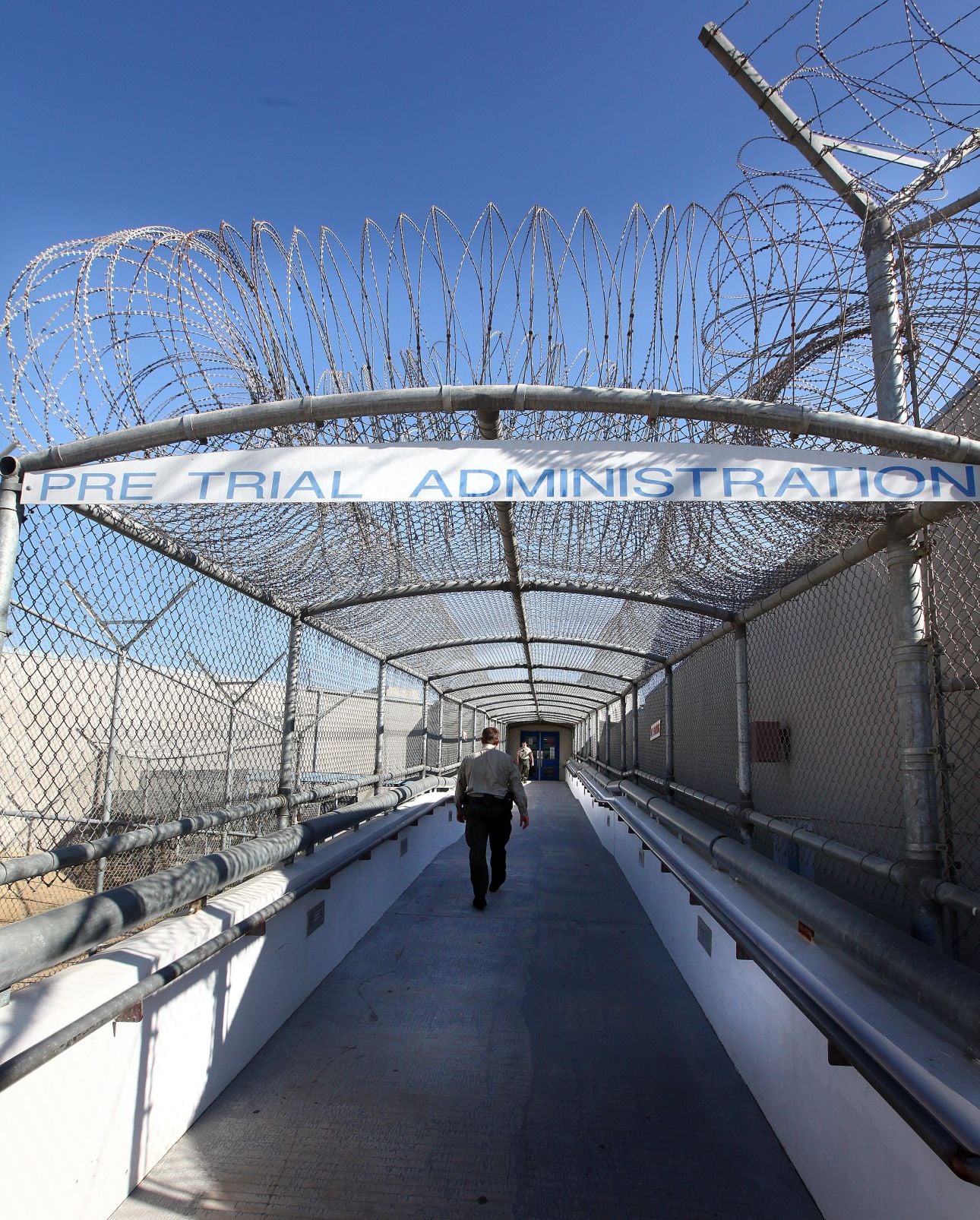 Showers resume at Lerdo jail but drinking water advisory continues ...