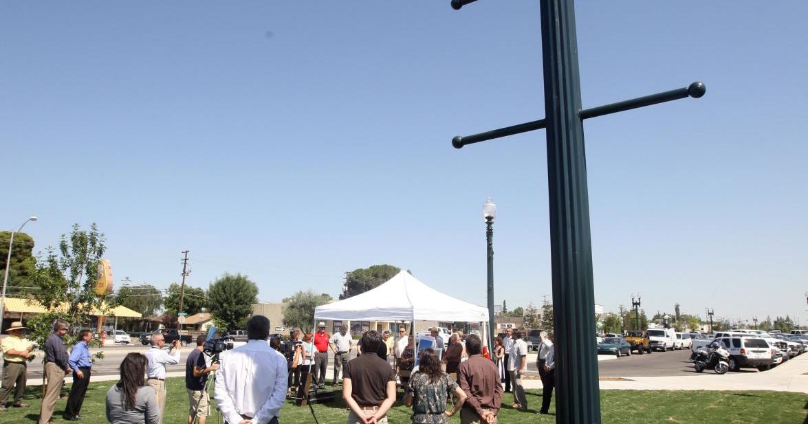 Oildale unveils new streetscape | News | bakersfield.com