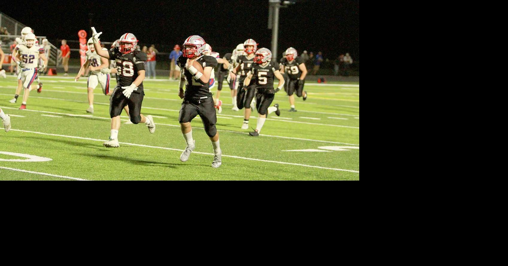 Blackhawk football starts season strong | Sports | baldwin-bulletin.com