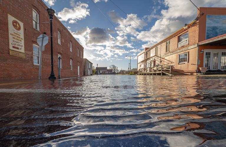 Maryland town turns up heat in effort to fend off rising water ...