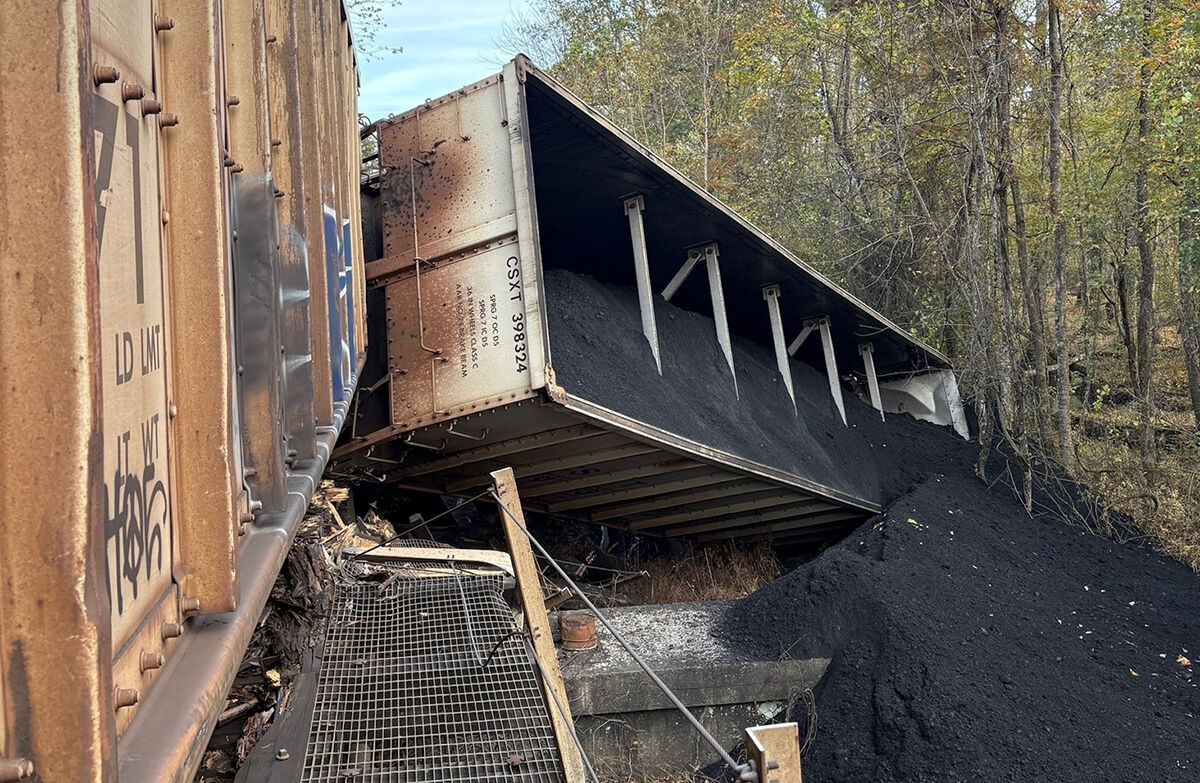 Train derailment pollutes struggling Virginia river | Pollution ...