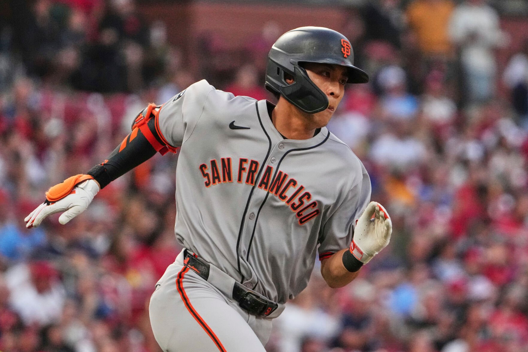 Giants OF Jung Hoo Lee stopped briefly at LAX because of missing travel ...