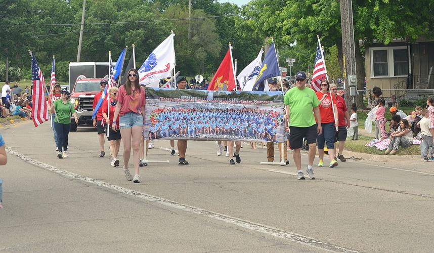 Memorial Day parade brings out patriotism, family gatherings ...