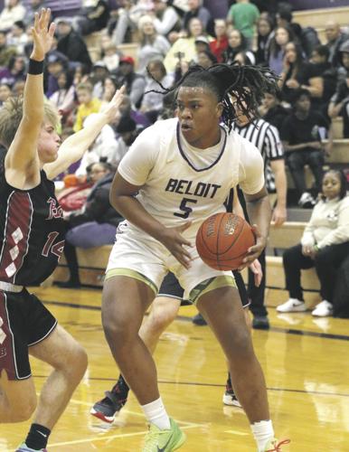 Amare Hereford continues to put charge into Beloit Memorial basketball ...