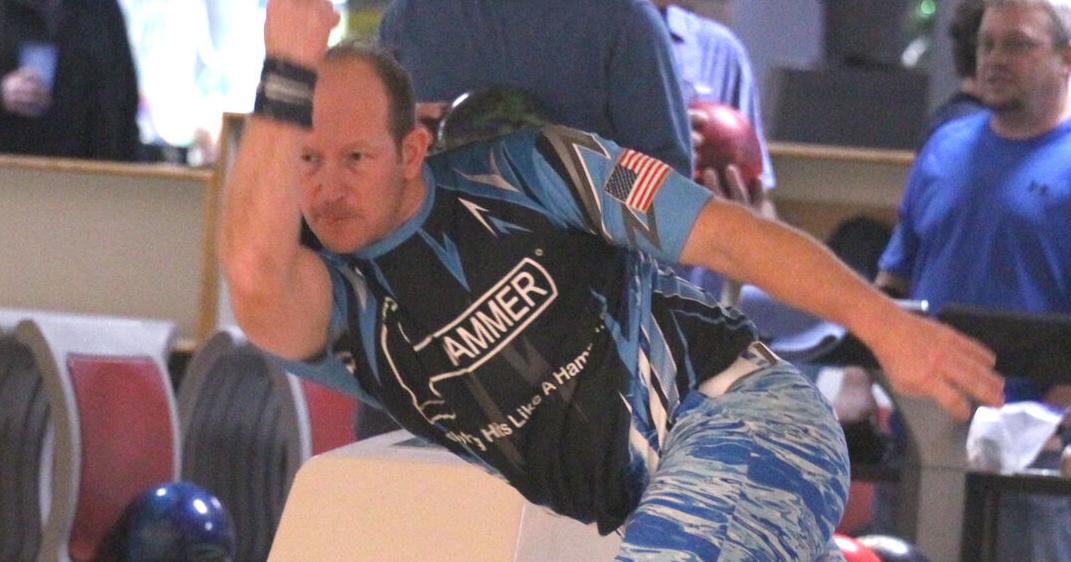 Bowler Johnny Ward's 300 spices second night of Daily News Tournament ...