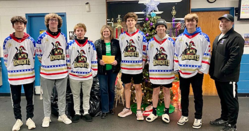 Beloit Hockey donates to 16:49 | Local News | beloitdailynews.com