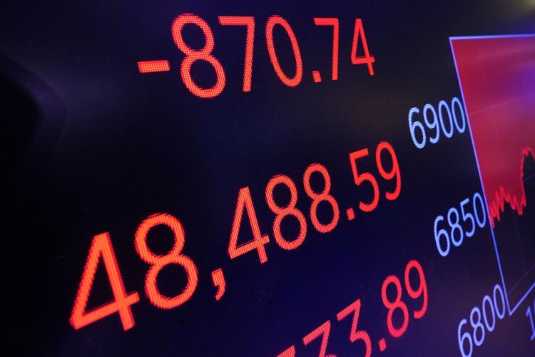 US stocks recover half of the prior day's plunge after Trump calls off ...