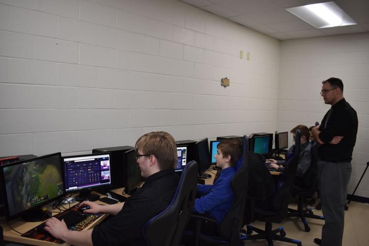 Clinton High School esports team looks to build on success, build ...