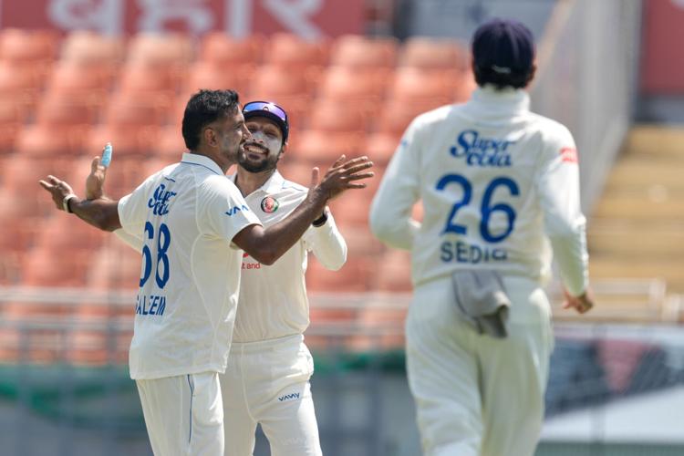 Gill, Rahul centuries lead dominant India to 368-3 on Day 1 of one-off ...