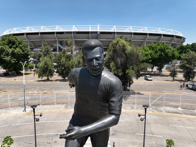 Towering statue of Pelé unveiled in Guadalajara ahead of the World Cup ...