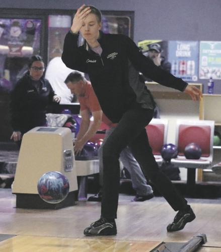 BDN Holiday Bowling Tournament draws young and old | Sports ...