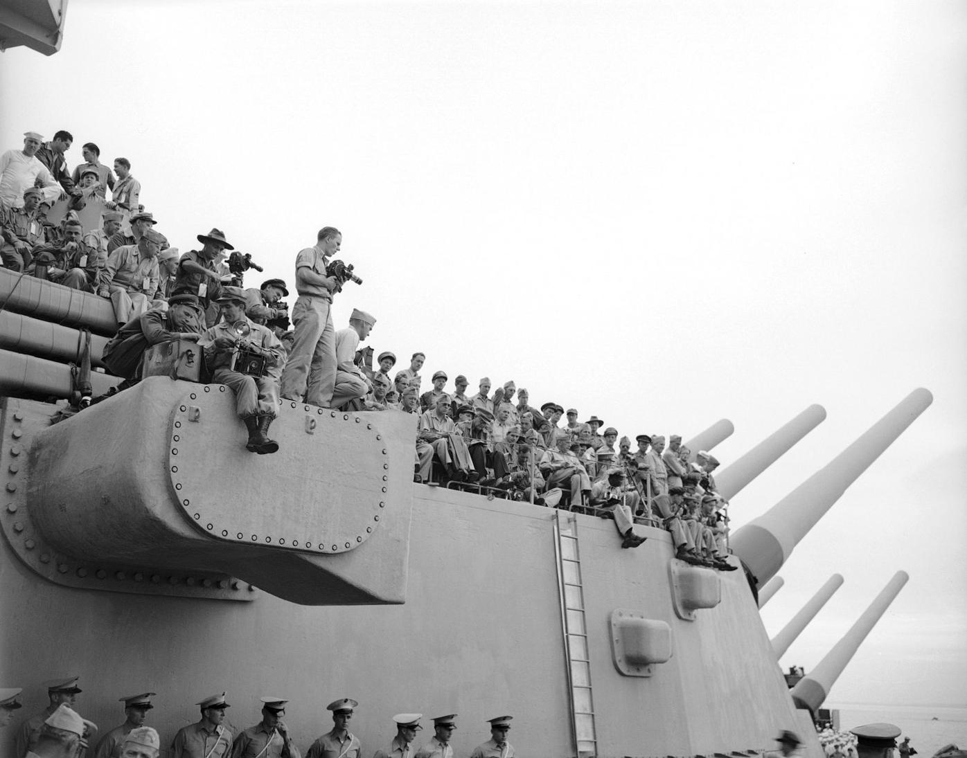 Historical photos of the Empire of Japan's 1945 unconditional surrender ...