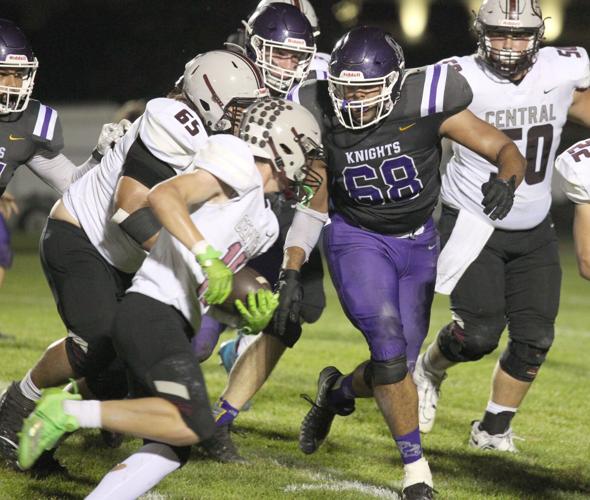 Unbeaten Westosha Central knocks off Beloit Memorial in SLC football 35 ...