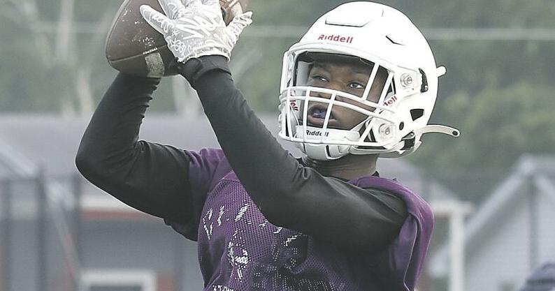 Brad Dement looks for stronger Beloit Memorial football team this fall ...