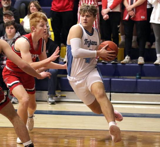 Beloit Turner rolls over Edgerton in WIAA boys regional basketball ...