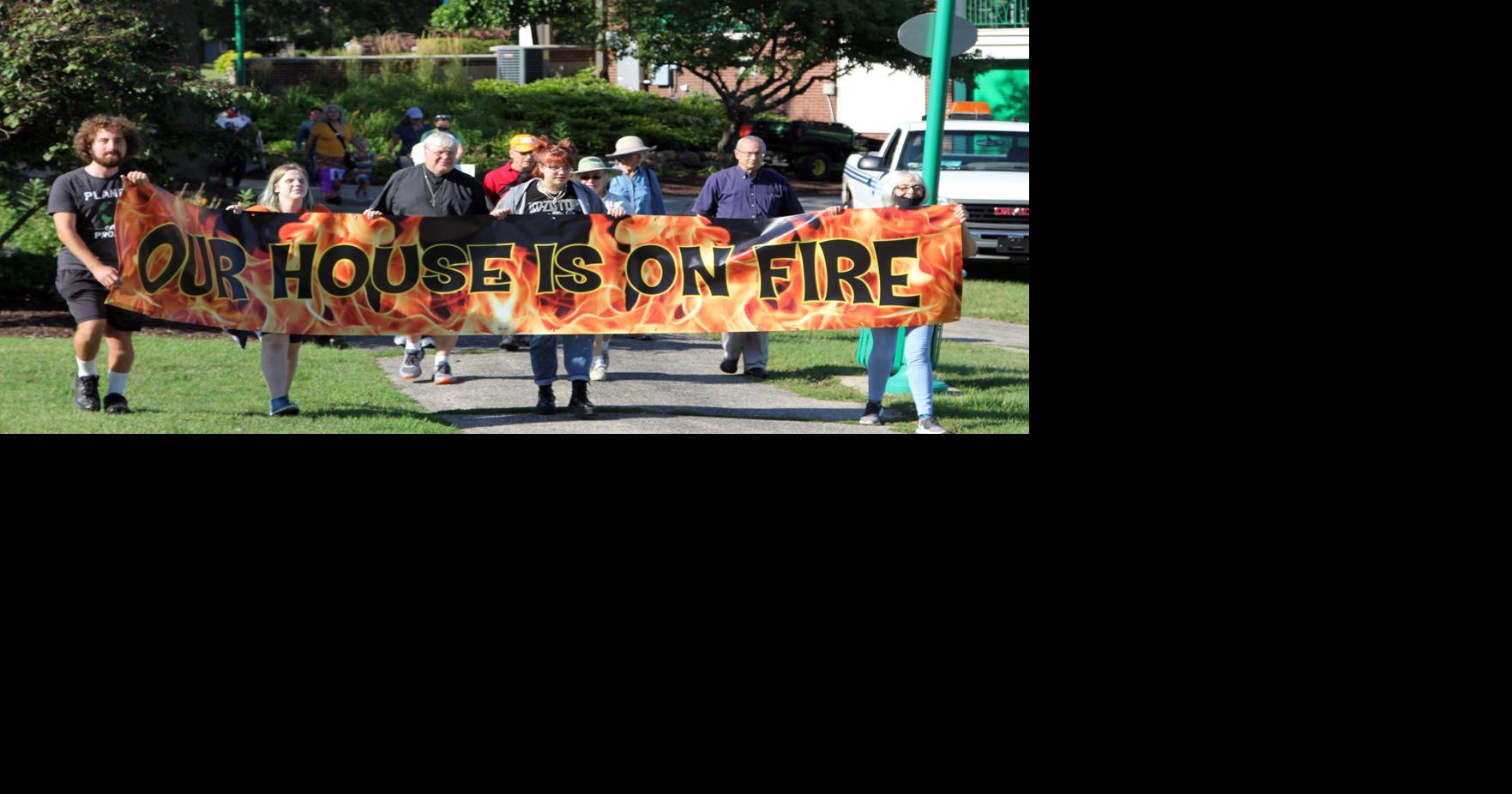 Beloiters gather to protest oil pipeline project | Local News ...