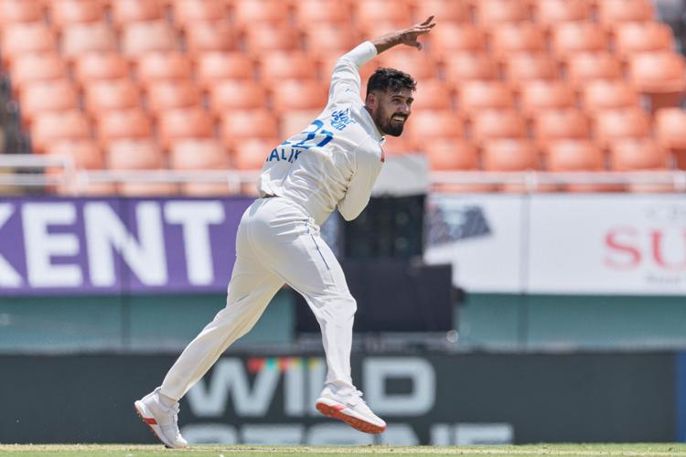 Gill, Rahul centuries lead dominant India to 368-3 on Day 1 of one-off ...