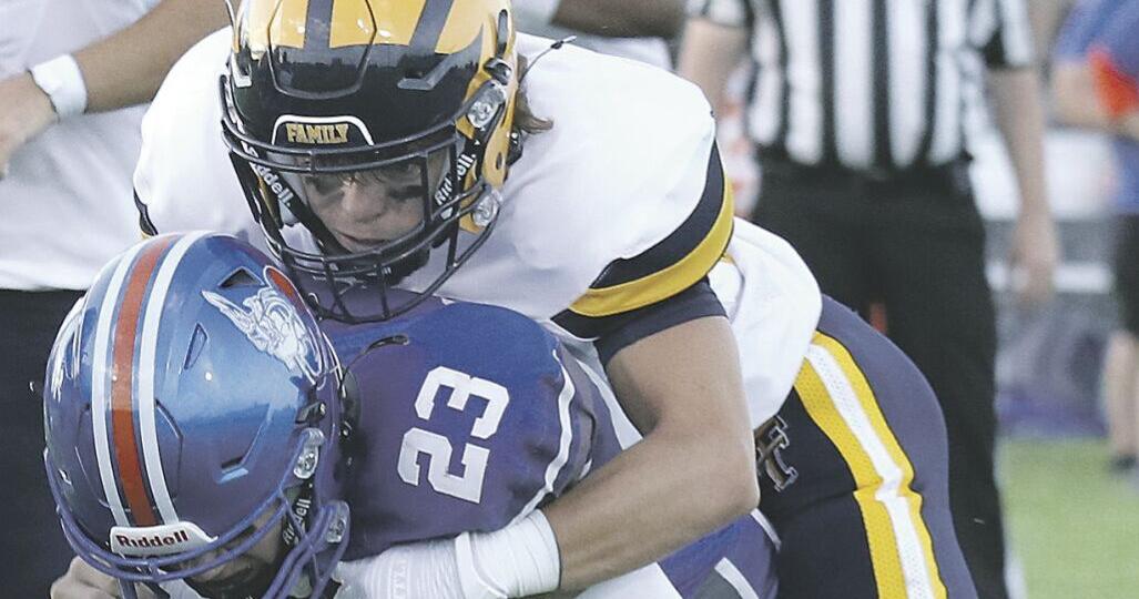 FRIDAY NIGHT LIGHTS: Beloit Turner, Clinton renew rivalry in Captiol ...