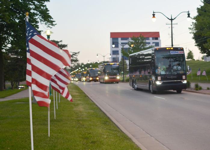 VetsRoll buses leave Beloit, taking 220 veterans to Washington, D.C ...