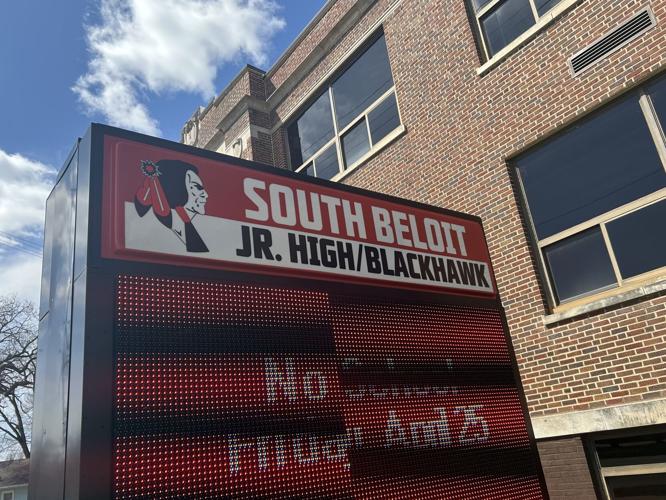 Illinois bill could lead to school mascot changes in Rockton, Roscoe ...