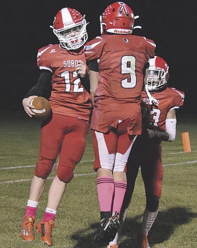 Kaden Myhres electric as South Beloit takes down Orangeville 58-22 ...