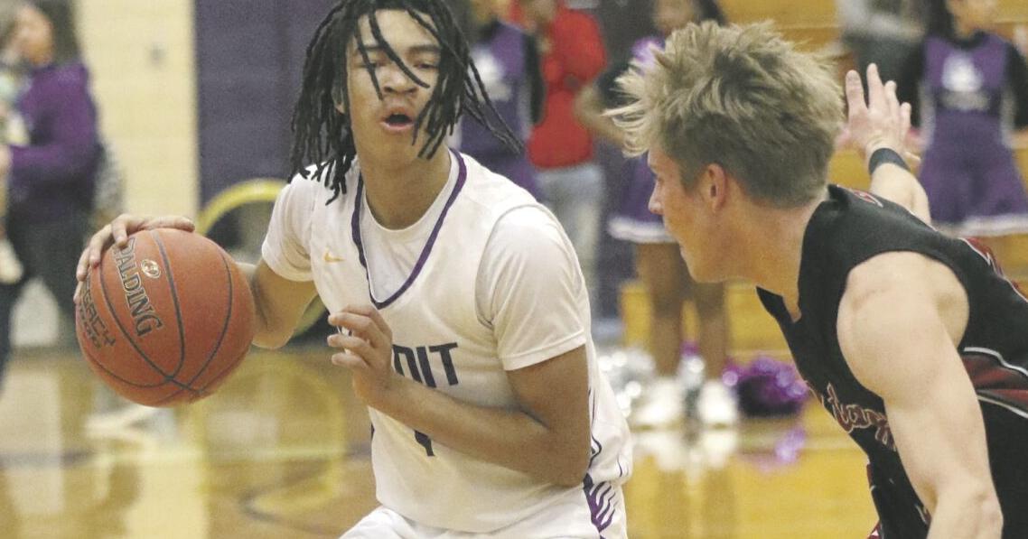 Amare Hereford continues to put charge into Beloit Memorial basketball ...