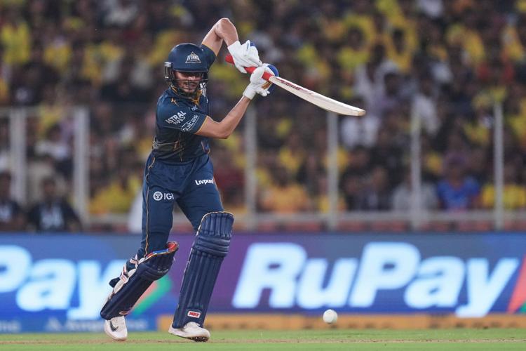 Gujarat thumps Chennai to seal qualifier 1 spot in Indian Premier ...